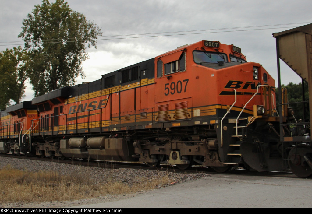 BNSF 5907
